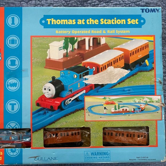 Thomas & Friends | Toys | Thomas Friends Thomas At The Station Set 20 Tomy Nib | Poshmark